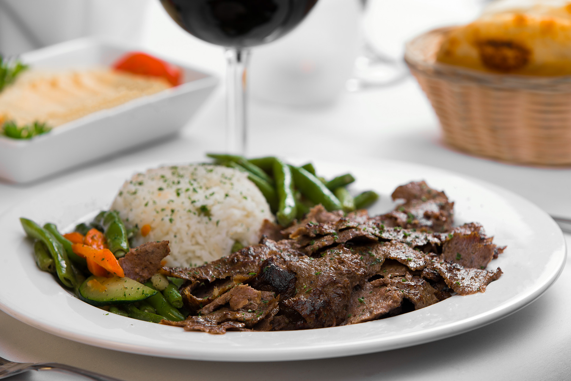 Kebab Riisillä Resepti | Mausteista herkkua kotikeittiöstä